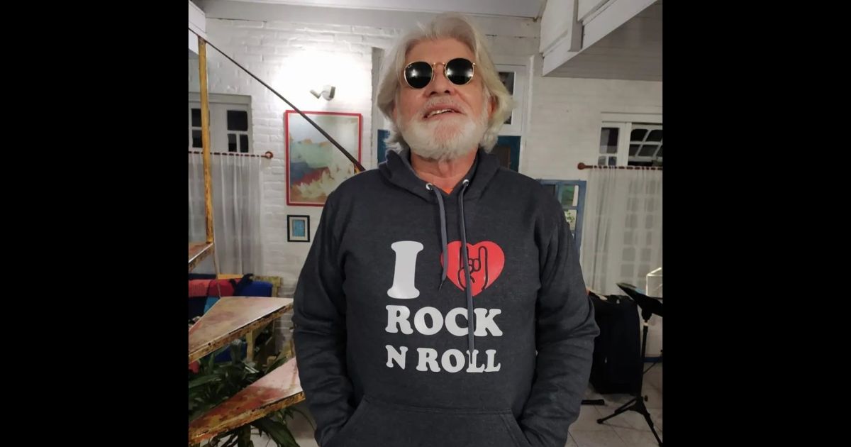 Músico Dema morre aos 72 anos em Joinville