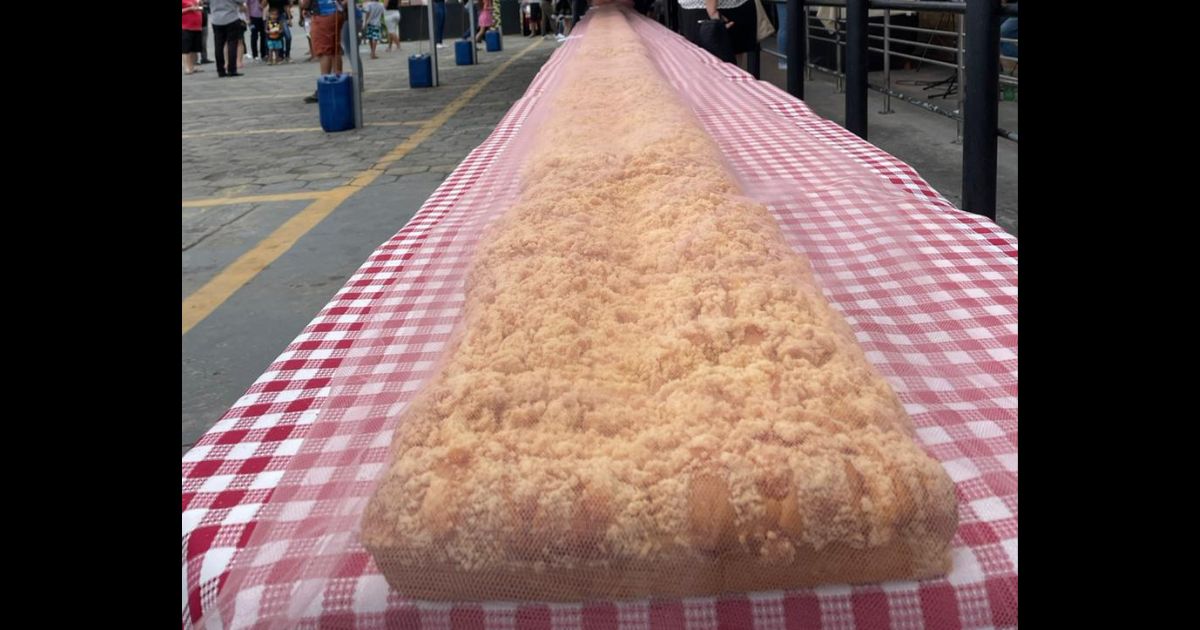 VÍDEO - Chineque de 15 metros é apresentado em Joinville